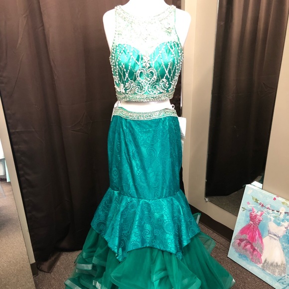 Envious Couture | Dresses | 2 Piece Emerald Green Formal Gown Mermaid ...